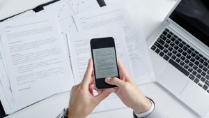 AI-OCRとは？仕組みやOCRとの違い・活用例をわかりやすく解説｜Udemy メディア