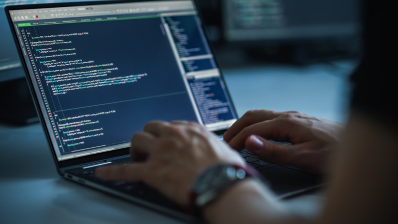 Entity Framework Coreとは?特徴から実装方法まで詳しく解説|udemy メディア
